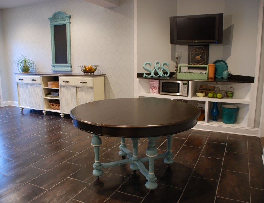 The Five Legged Table in Provence and Kona – Uniquely Yours… or Mine!